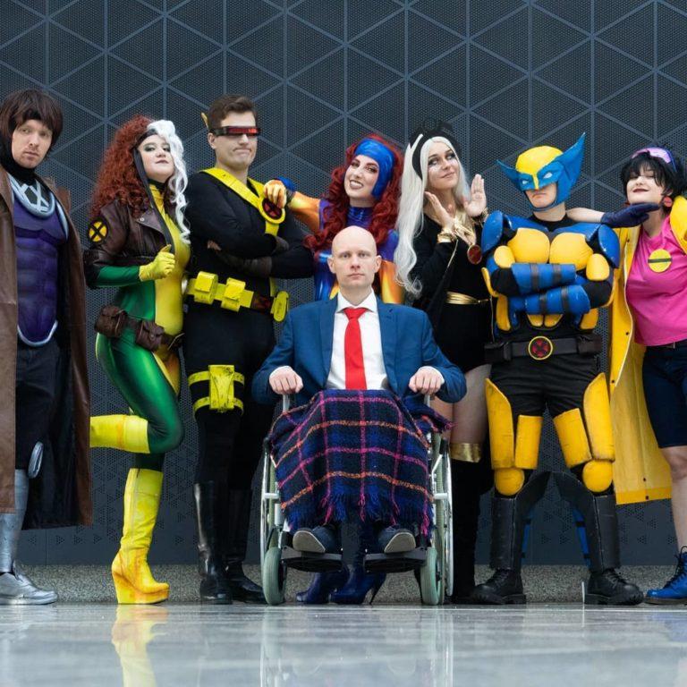 Professor X Costume Ideas: DIY Charles Xavier Cosplay