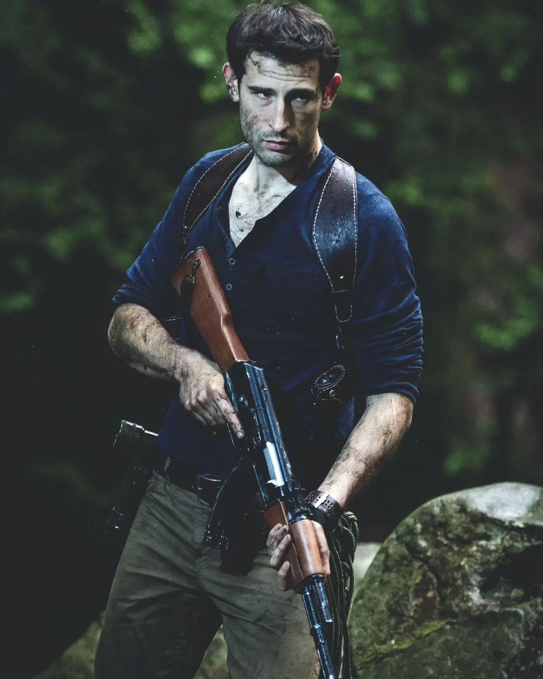 Nathan Drake Costume Ideas