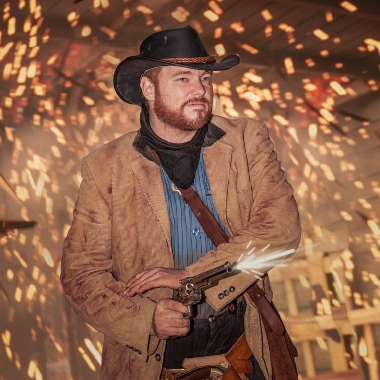 Arthur Morgan Costume Ideas: DIY Red Dead Redemption Cosplay